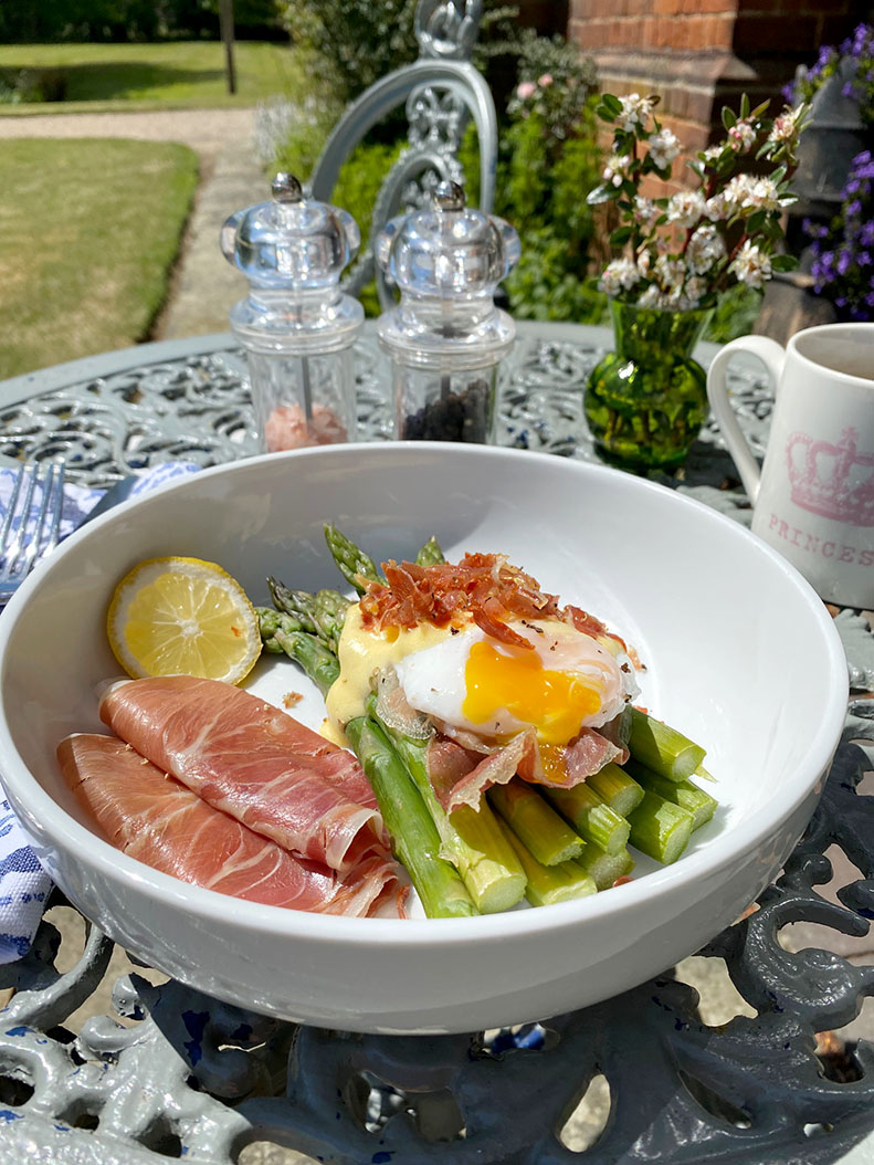 Crispy Parma Ham Asparagus Brunch - Emma Eats & Explores